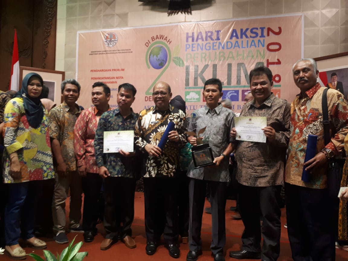 4 DESA RAIH SERTIFIKAT PROKLIM UTAMA - Lahat Hotline