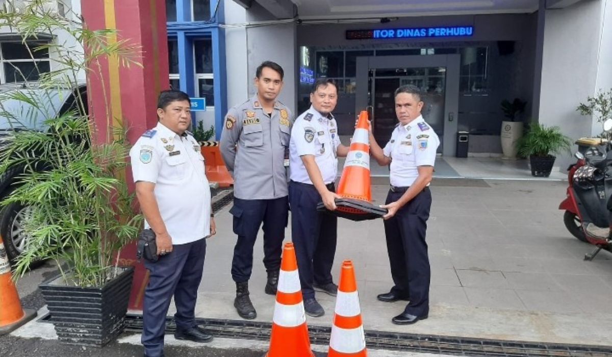 Terima Bantuan Traffik Cone Sebnyak 50 Unit, Ini Kata Kadin Dishub ...